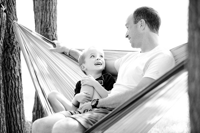 Comment Gérer Sereinement Les écrans En Famille Les Clés De Lenfance